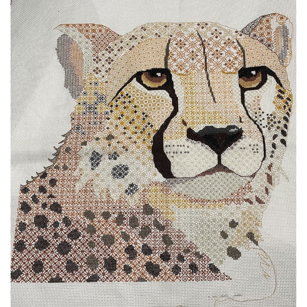 Blackwork embroidery - Cheetah| DoodleCraft Design | DoodleCraft Design